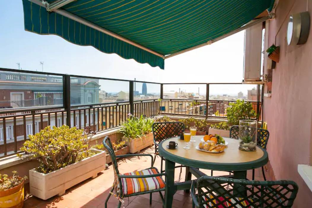 130 M² Apartment ∙ 3 Bedrooms ∙ 6 Guests - Badalona