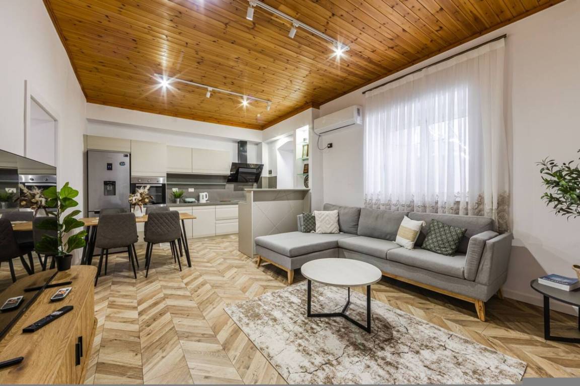Apartment ∙ 2 Bedrooms ∙ 5 Guests - Vlorë