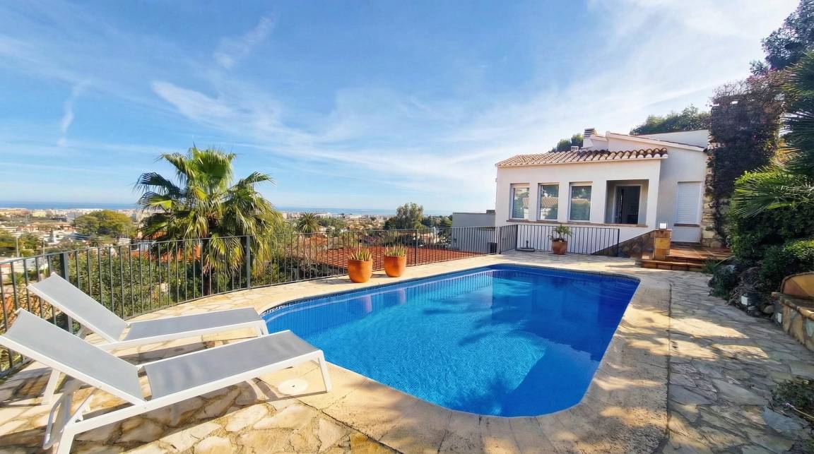 92 M² Maison De Vacances ∙ 3 Chambres ∙ 6 Personnes - Denia