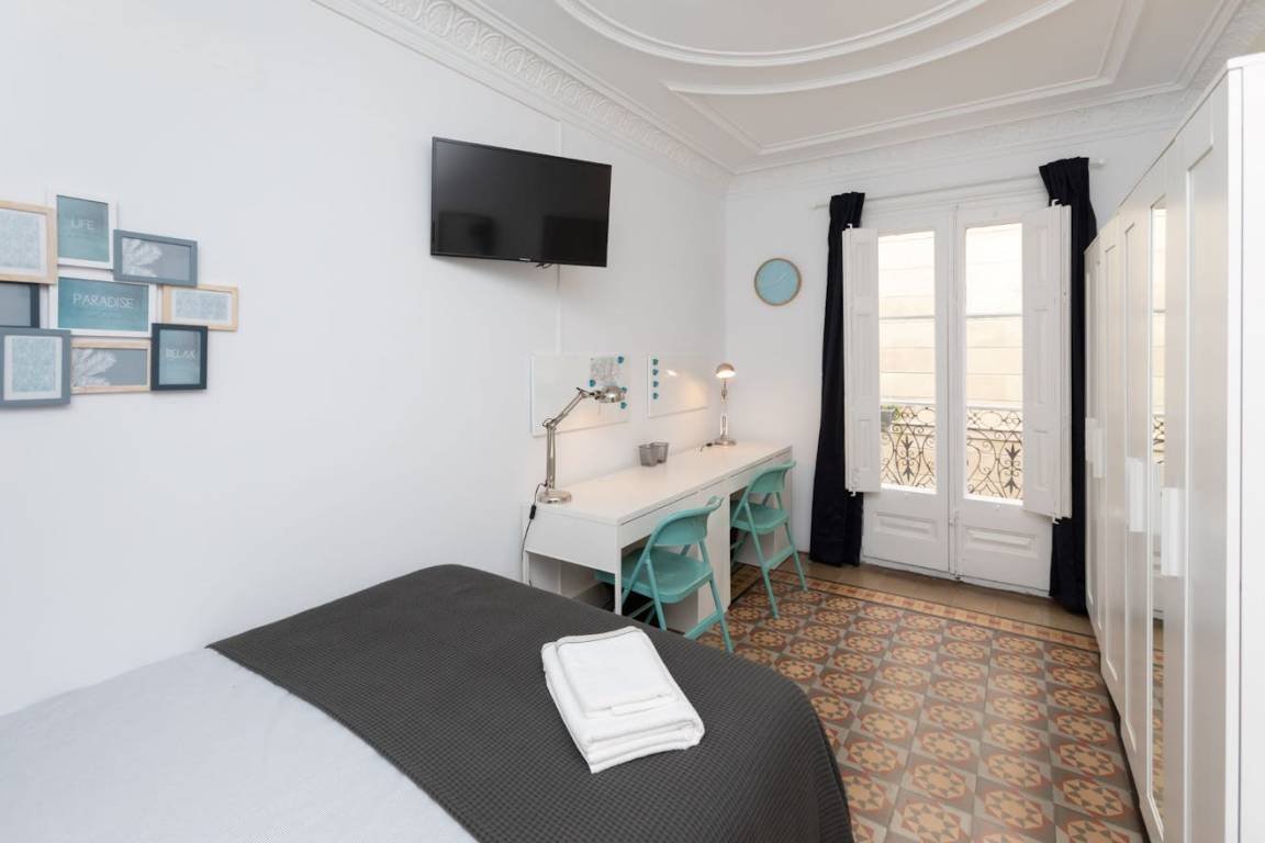 190 M² Private Room ∙ 1 Bedroom ∙ 2 Guests - Barcelona