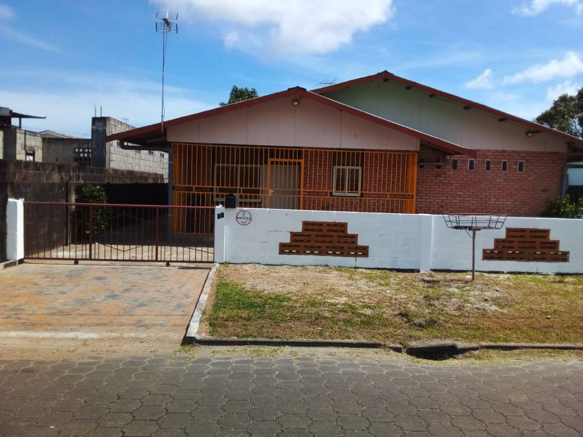 60 M² Casa ∙ 3 Habitaciones ∙ 4 Huéspedes - Paramaribo