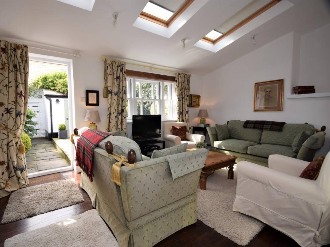 Cottage ∙ 3 Bedrooms ∙ 6 Guests - Appledore