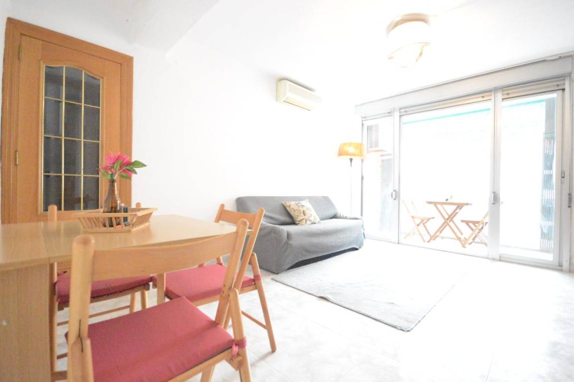 90 M² Apartment ∙ 3 Bedrooms ∙ 4 Guests - Valencia