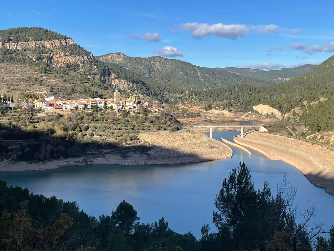 70 M² Apartamento ∙ 2 Habitaciones ∙ 5 Huéspedes - Rubielos de Mora