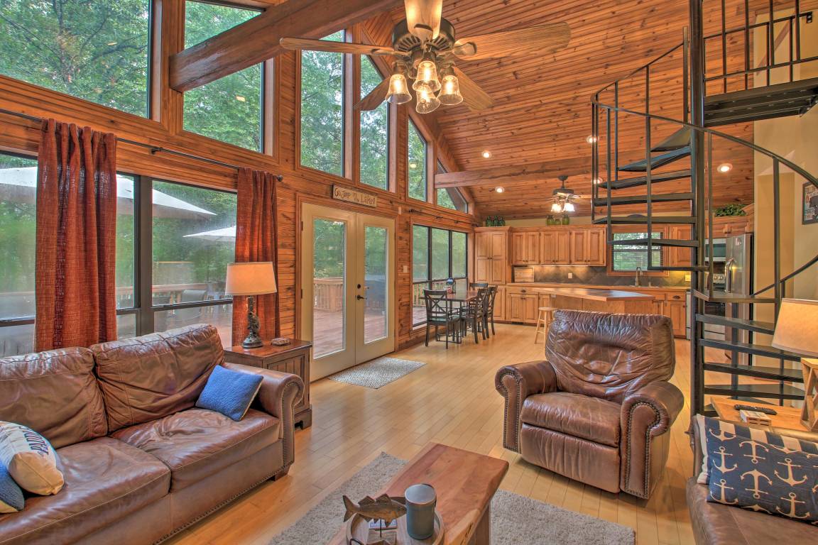 204 M² House ∙ 3 Bedrooms ∙ 10 Guests - Clarksville, AR