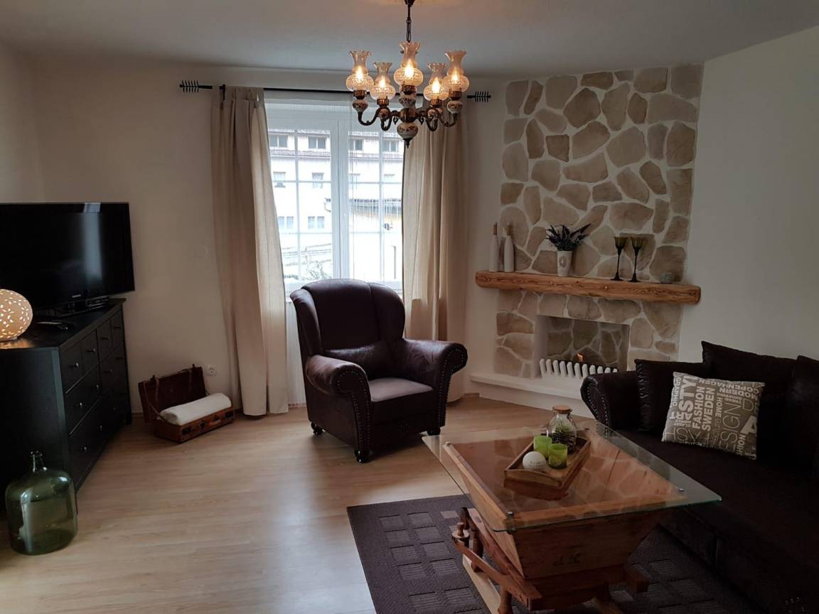 160 M² Ferienwohnung ∙ 5 Schlafzimmer ∙ 10 Gäste - Wenigzell