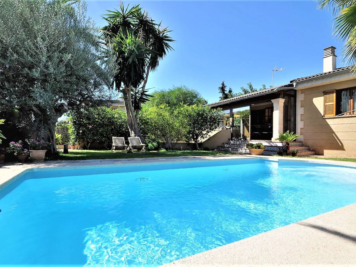 170 M² Ferienhaus ∙ 1 Schlafzimmer ∙ 6 Gäste - Palma
