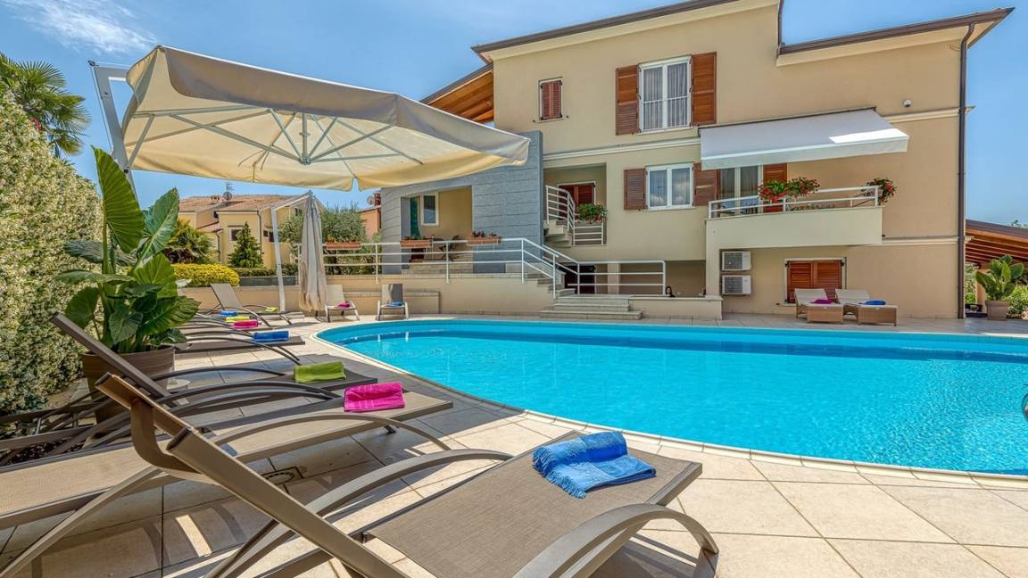 47 M² Appartement ∙ 1 Slaapkamer ∙ 4 Gasten - Novigrad
