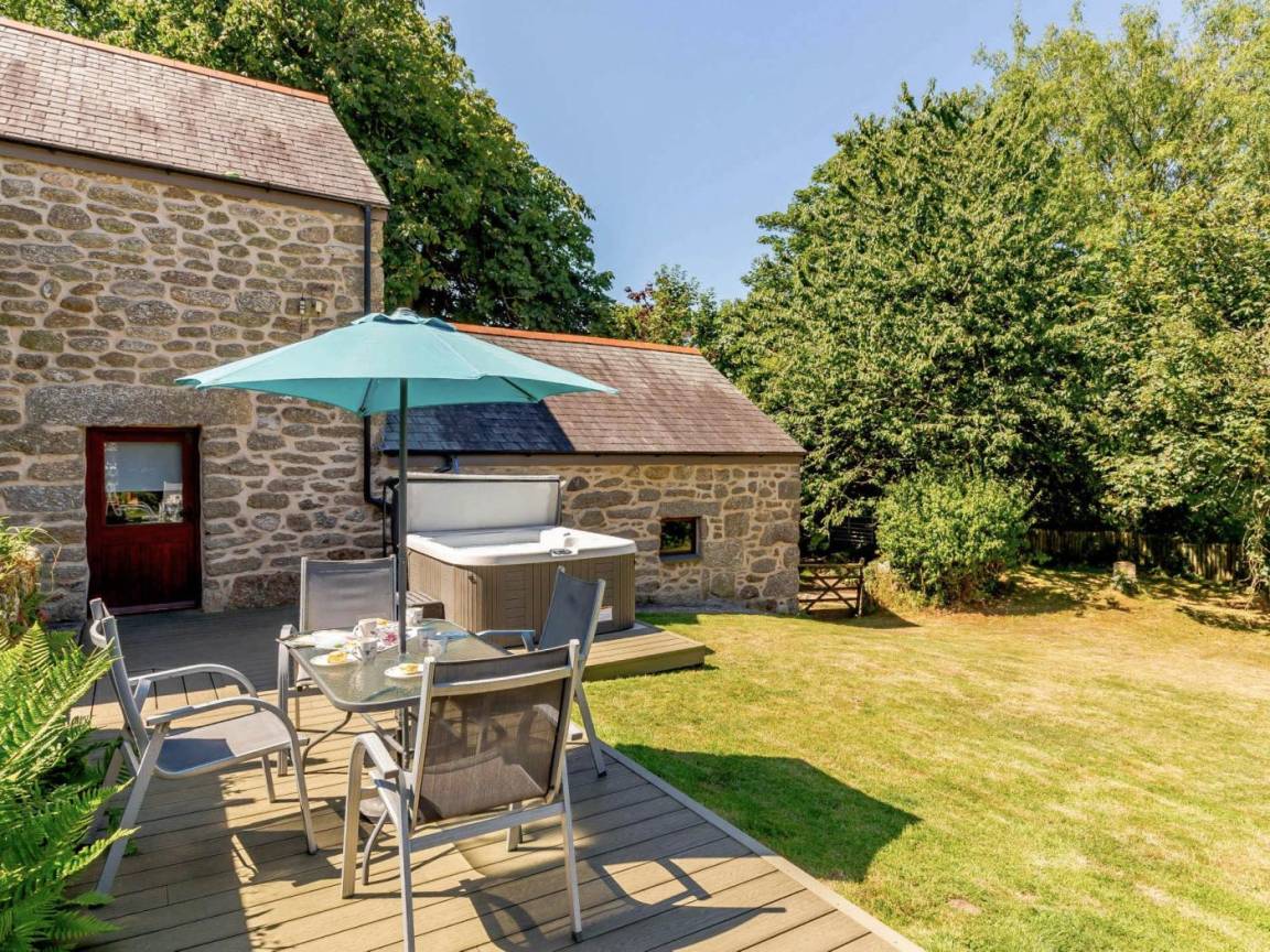 Cottage ∙ 2 Bedrooms ∙ 4 Guests - St Austell