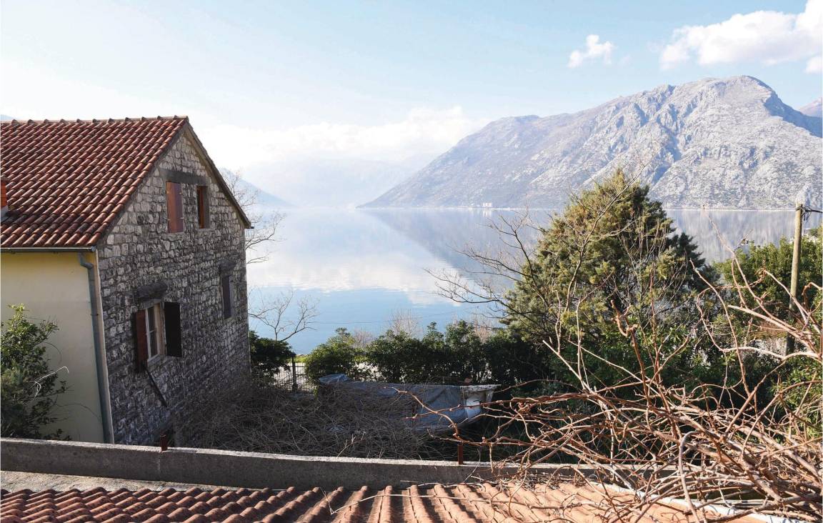 92 M² House ∙ 3 Bedrooms ∙ 8 Guests - Kotor