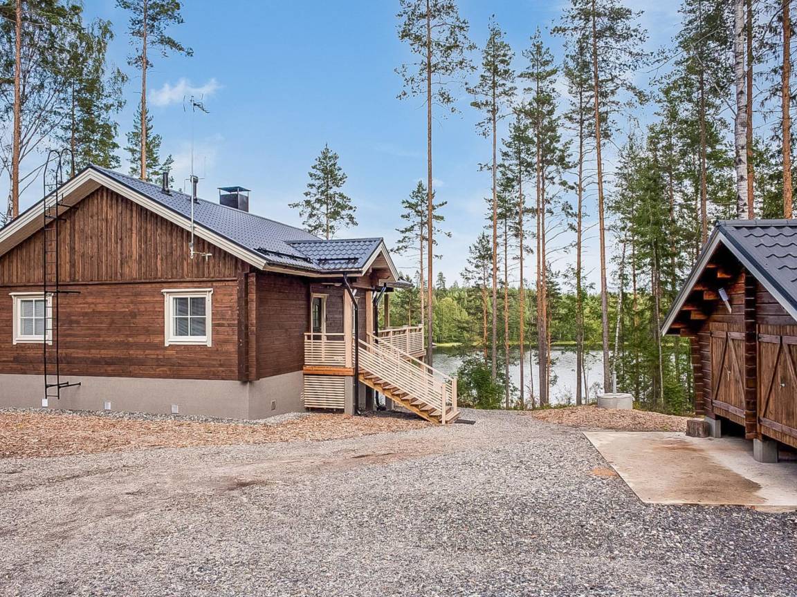 145 M² Talo ∙ 3 Makuuhuonetta ∙ 6 Vierasta - Ristiina