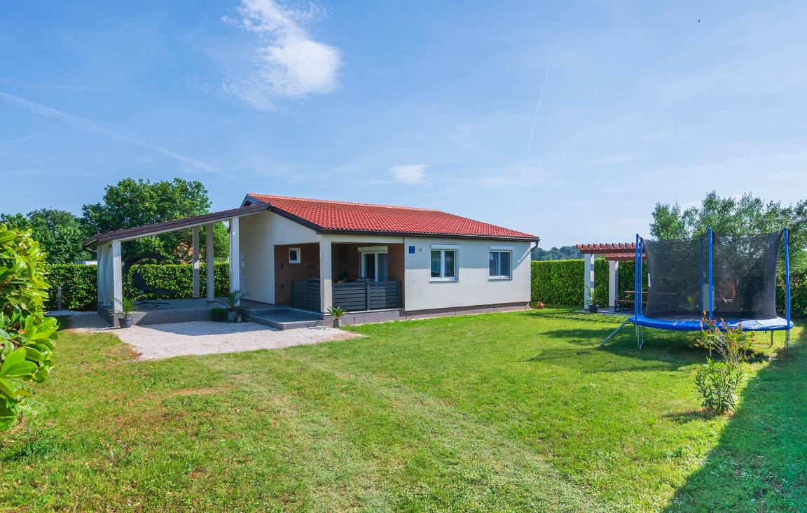 75 M² House ∙ 2 Bedrooms ∙ 6 Guests - Pula