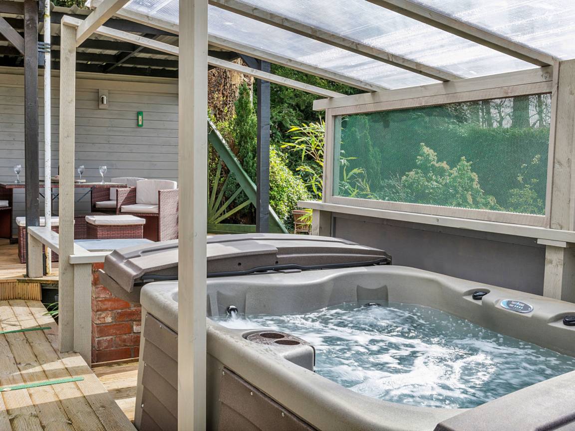 55 M² House ∙ 1 Bedroom ∙ 2 Guests - England
