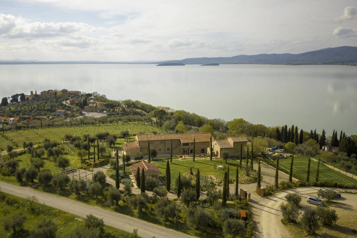 600 M² Villa ∙ 8 Bedrooms ∙ 16 Guests - Passignano sul Trasimeno
