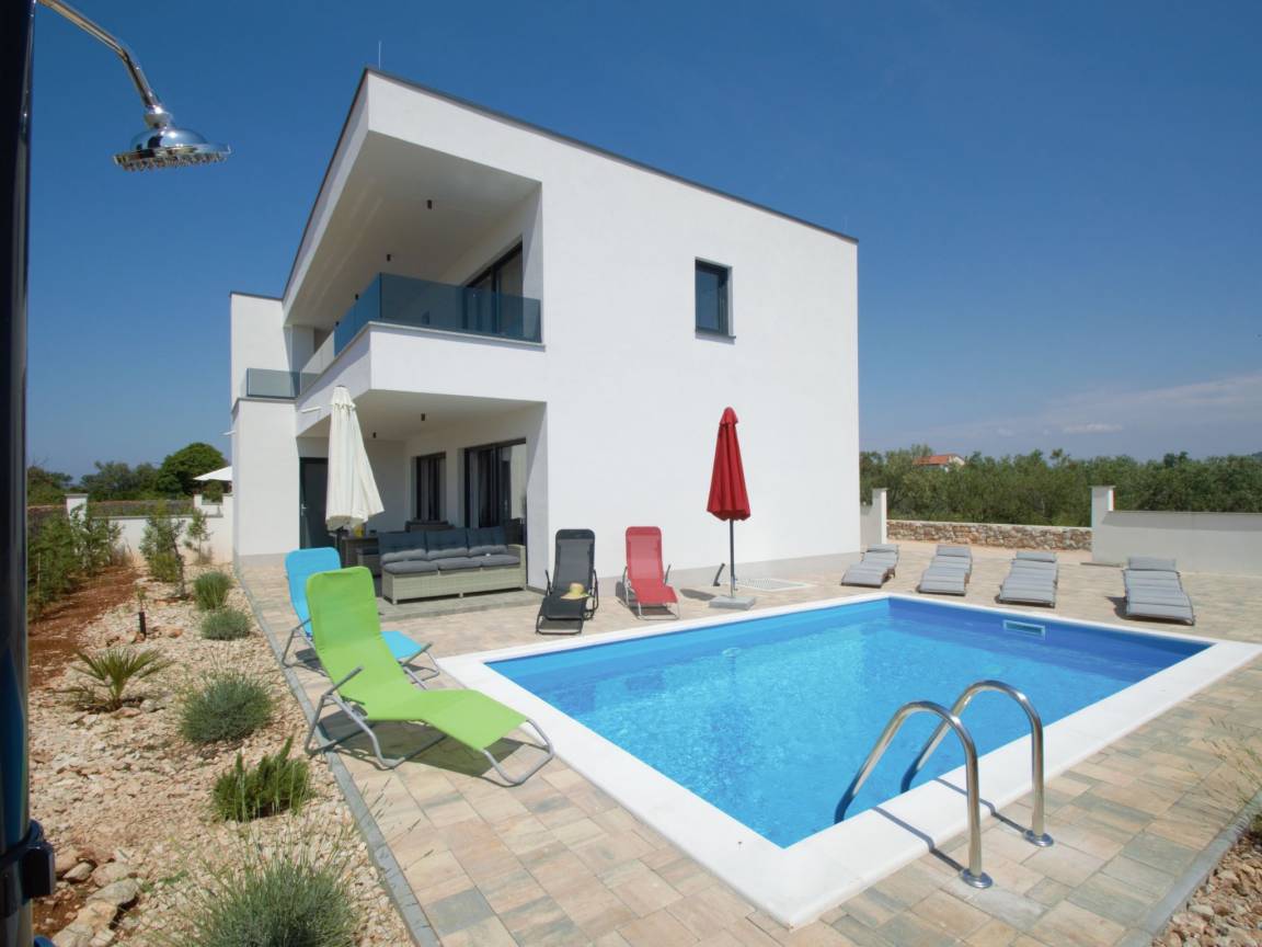 136 M² Ferienhaus ∙ 4 Schlafzimmer ∙ 8 Gäste - Šibenik