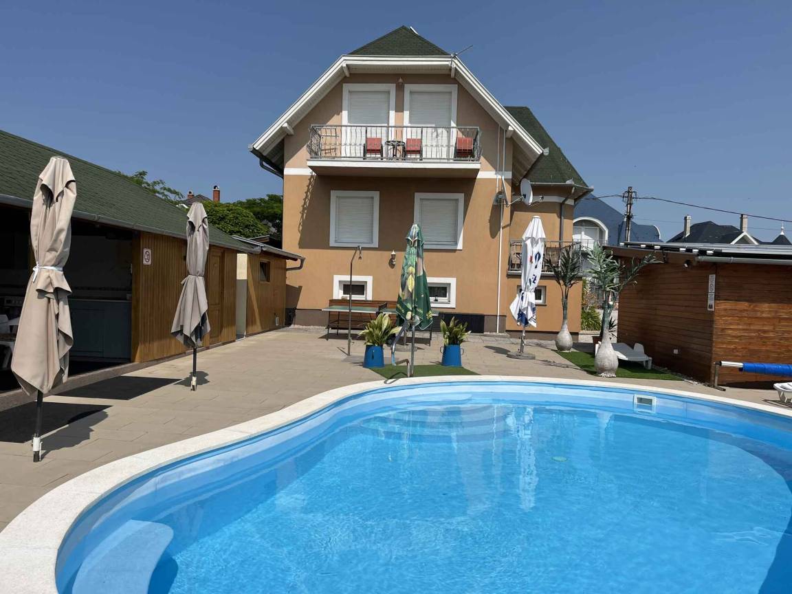 40 M² Apartamento ∙ 2 Habitaciones ∙ 4 Huéspedes - Keszthely