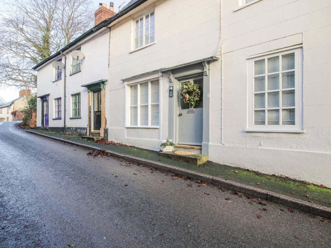 Cottage ∙ 2 Bedrooms ∙ 4 Guests - West Midlands