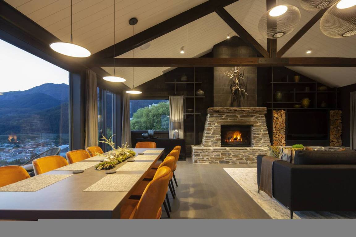 Villa ∙ 6 Bedrooms ∙ 12 Guests - Queenstown, New Zealand