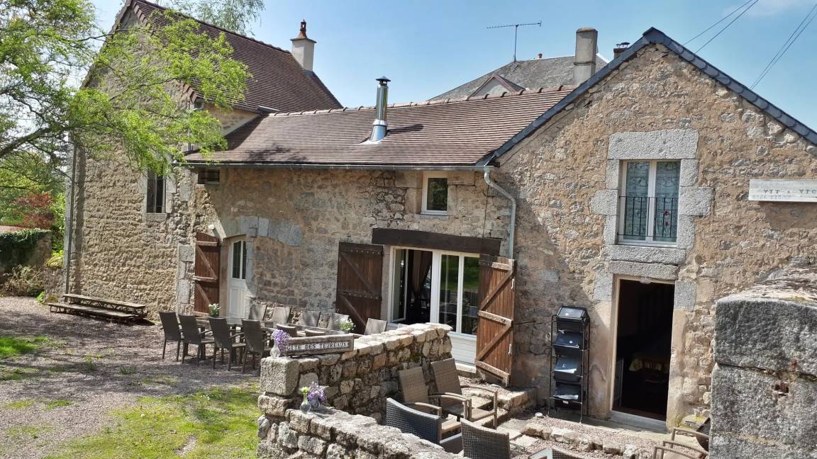150 M² House ∙ 4 Bedrooms ∙ 14 Guests - Corbigny