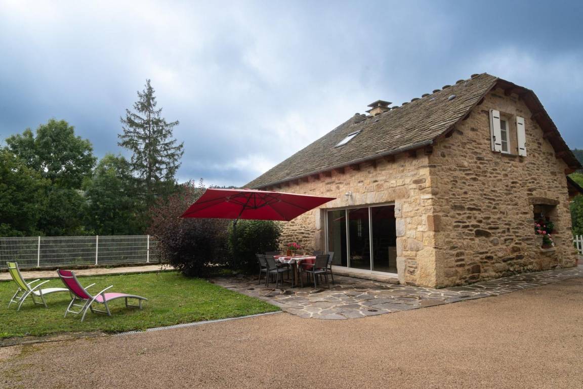 140 M² Gîte ∙ 3 Chambres ∙ 6 Personnes - Mende