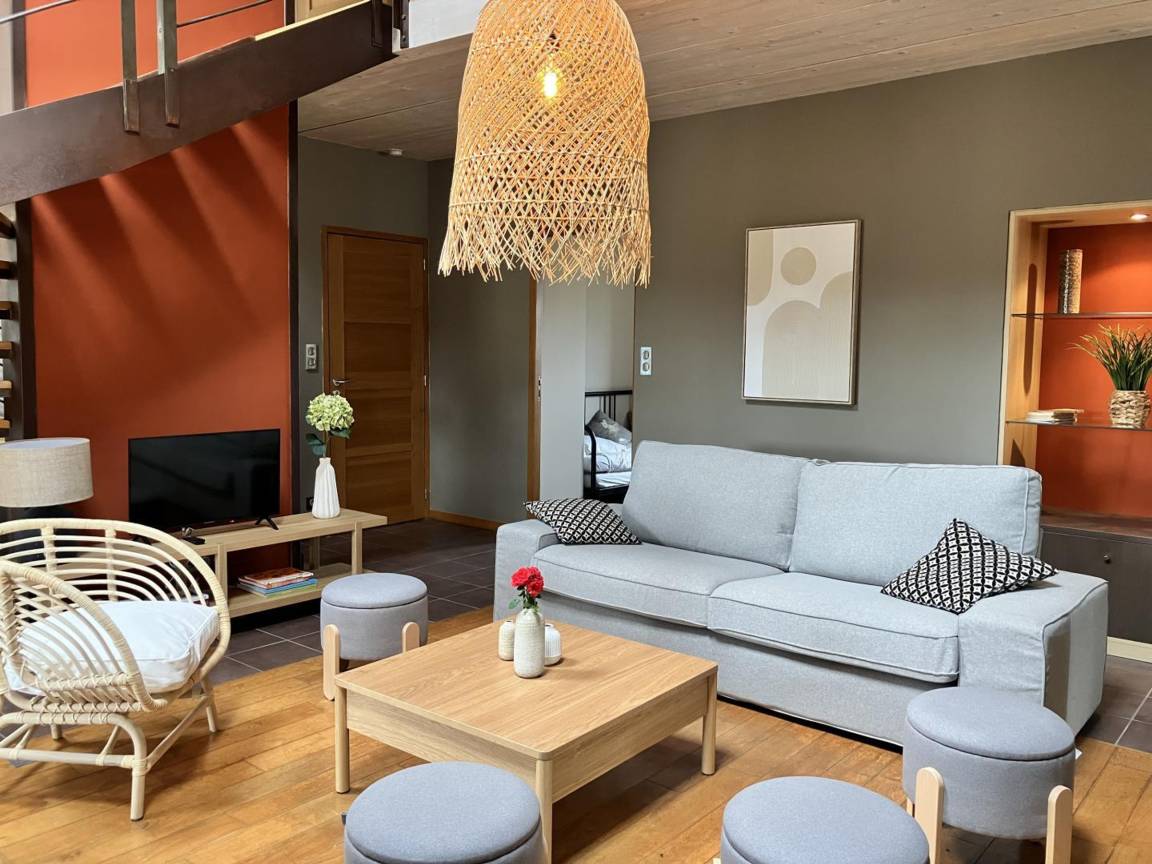 250 M² Cottage ∙ 6 Bedrooms ∙ 14 Guests - Moulins