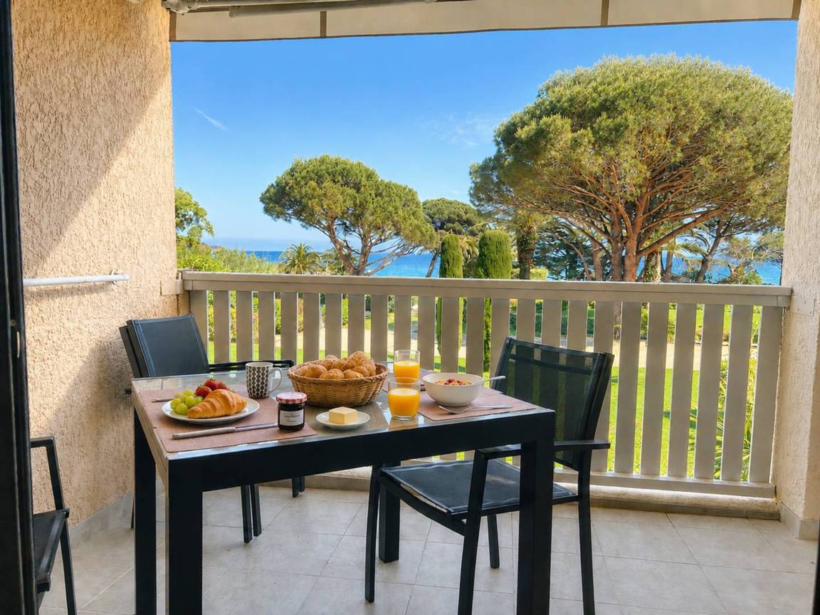 28 M² Appartement ∙ 1 Chambre ∙ 4 Personnes - Le Lavandou