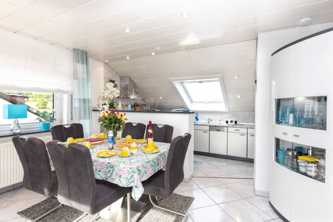 Ferienwohnung ∙ 2 Schlafzimmer ∙ 3 Gäste - Kreuztal