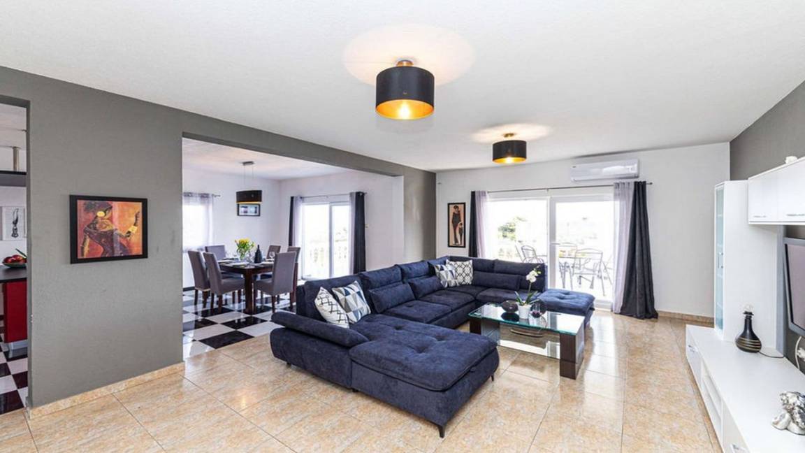 368 M² Apartment ∙ 8 Bedrooms ∙ 14 Guests - Trogir