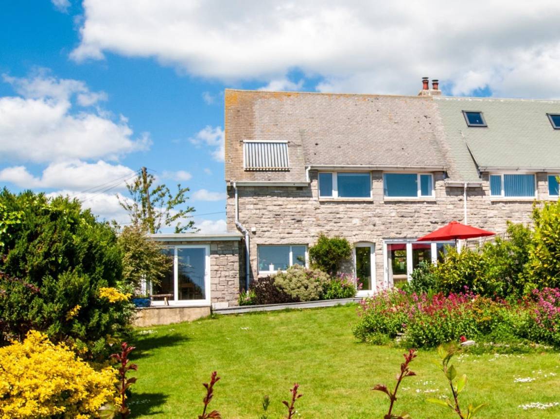 Cottage ∙ 4 Bedrooms ∙ 7 Guests - Swanage