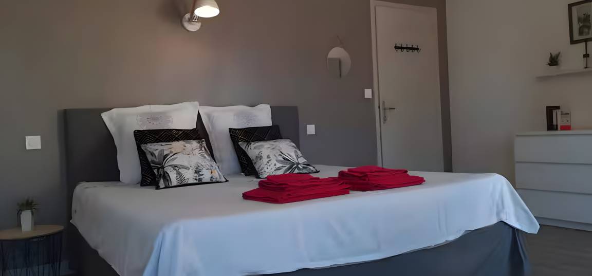 19 M² Chambre D'hôtes ∙ 1 Chambre ∙ 2 Personnes - Sarlat-la-Canéda