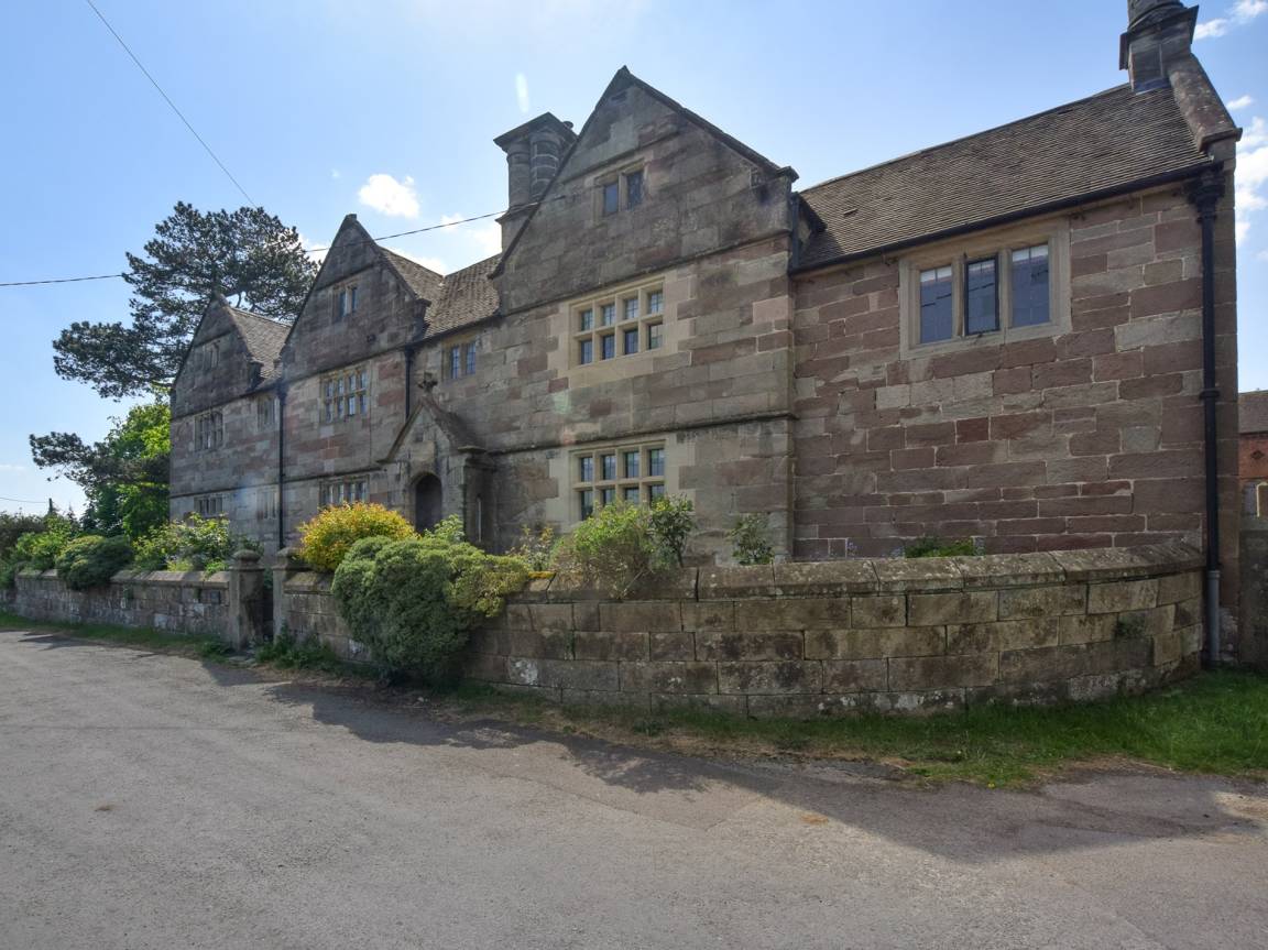 Cottage ∙ 5 Bedrooms ∙ 10 Guests - Castleton