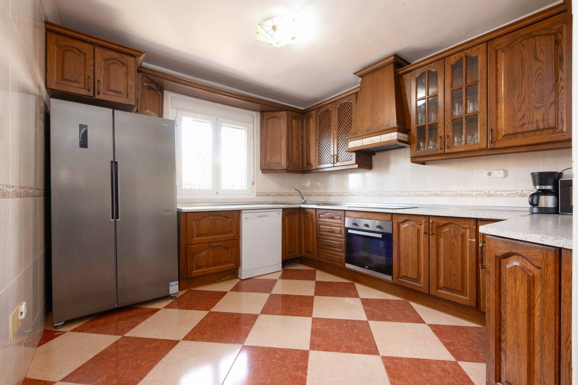 500 M² Casa ∙ 10 Habitaciones ∙ 20 Huéspedes - Setenil de las Bodegas