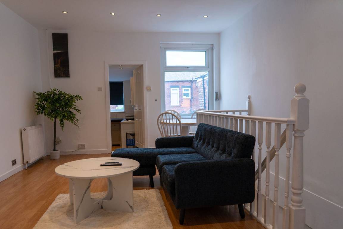 85 M² Apartment ∙ 1 Bedroom ∙ 4 Guests - Bolton