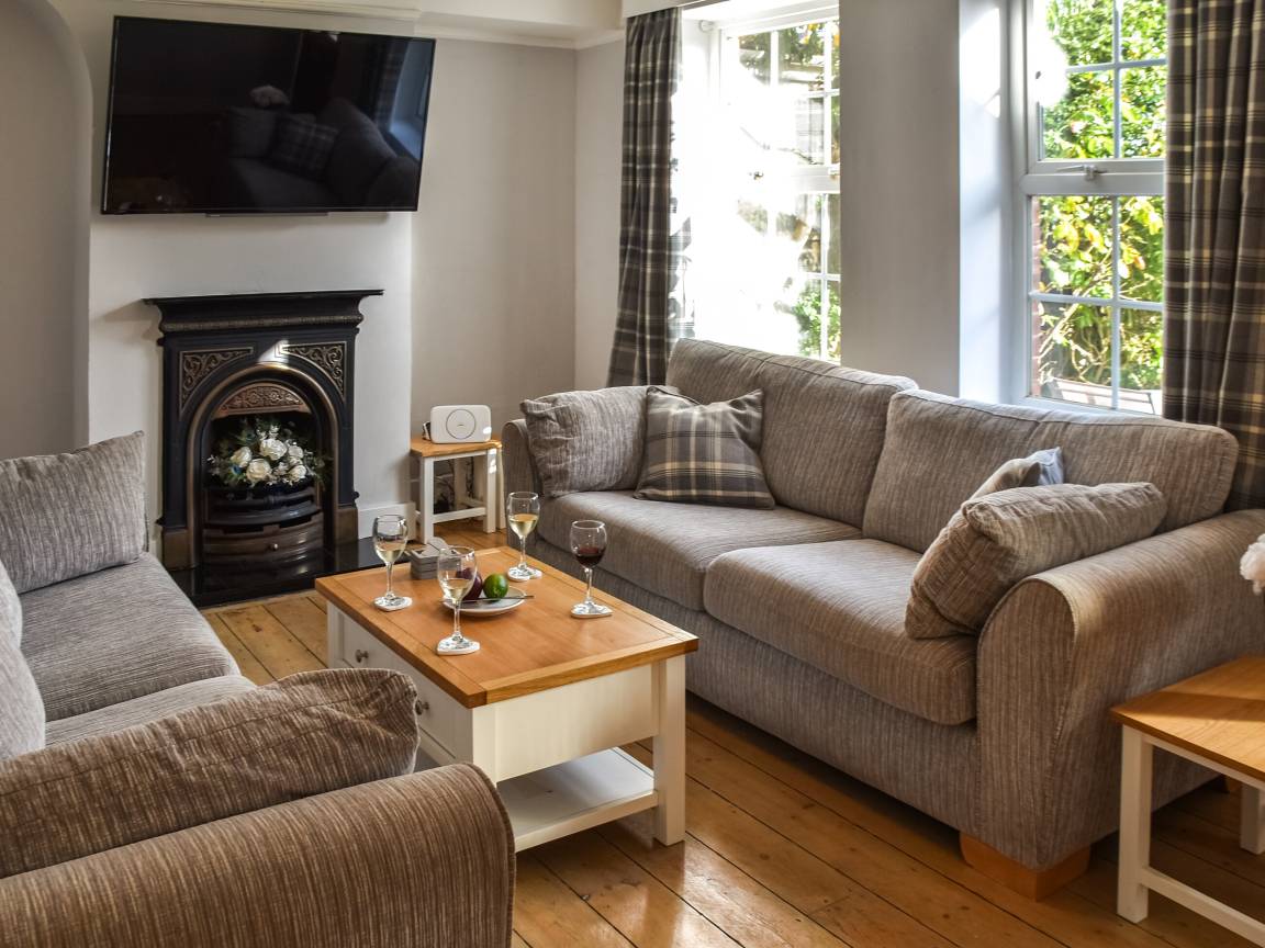 Cottage ∙ 3 Bedrooms ∙ 6 Guests - Caister-on-Sea