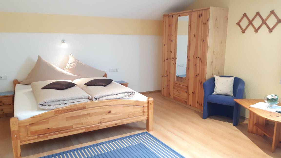 70 M² Ferienwohnung ∙ 1 Schlafzimmer ∙ 5 Gäste - Längenfeld