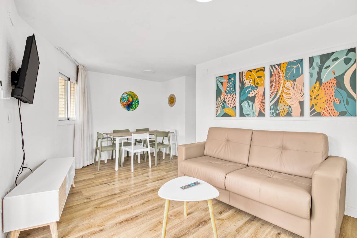 60 M² Apartamento ∙ 2 Habitaciones ∙ 6 Huéspedes - Benidorm