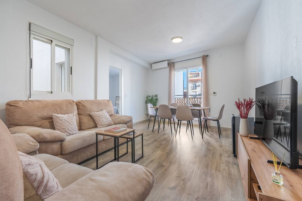 100 M² Apartamento ∙ 3 Habitaciones ∙ 5 Huéspedes - Maracena