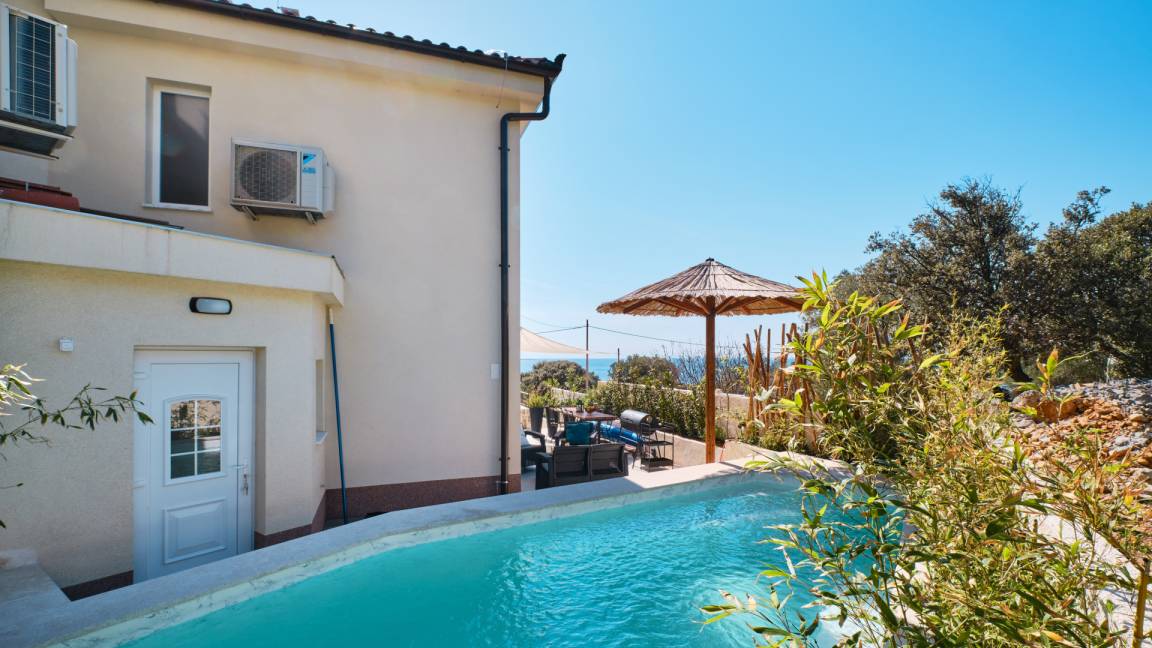 135 M² Villa ∙ 2 Habitaciones ∙ 6 Huéspedes - Cres