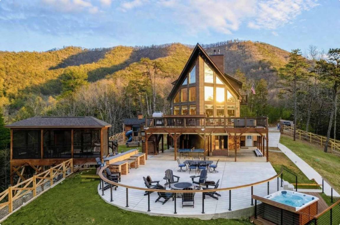 280 M² Cabin ∙ 7 Bedrooms ∙ 20 Guests - West Virginia