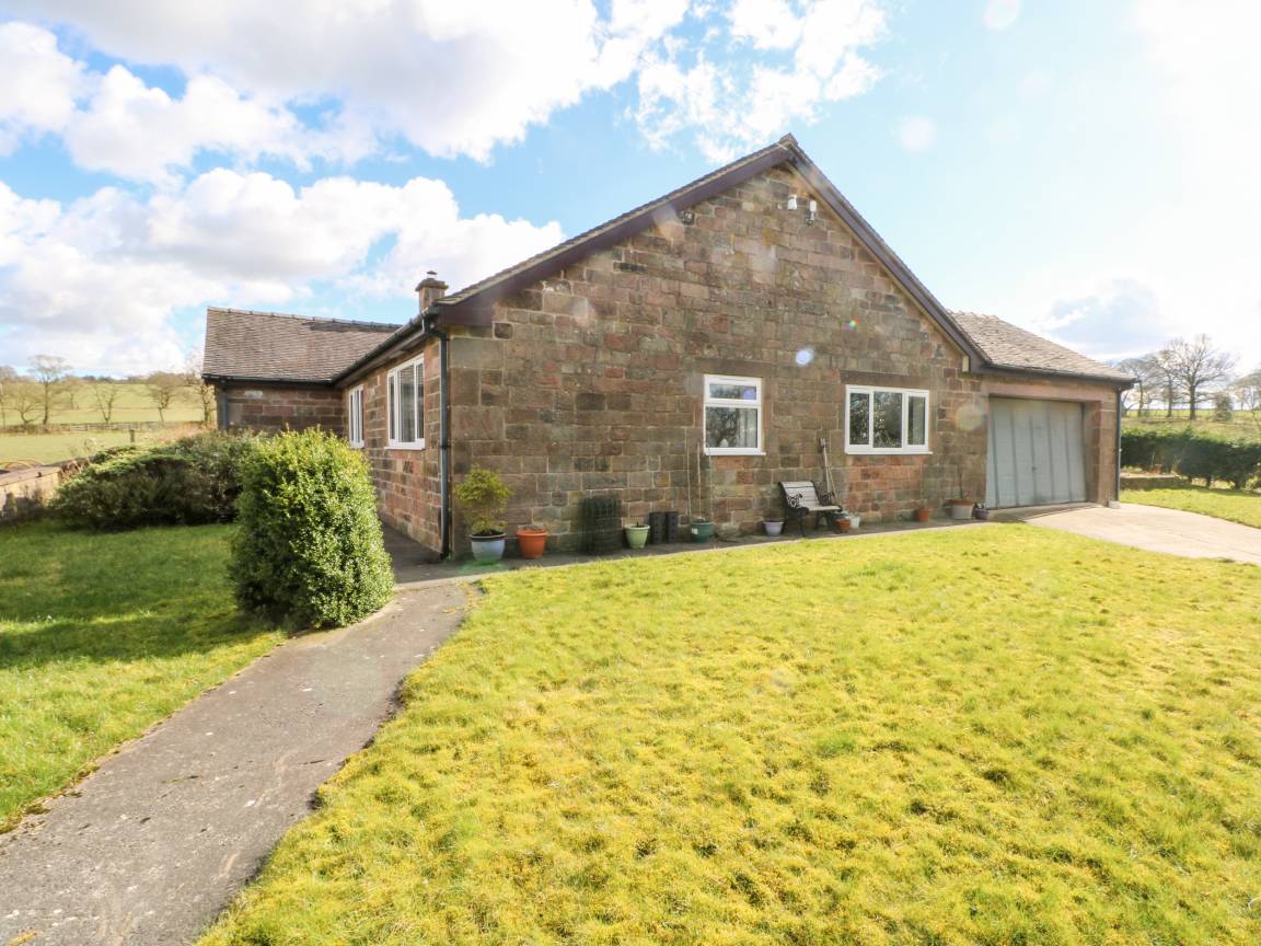 Cottage ∙ 3 Bedrooms ∙ 6 Guests - Leek