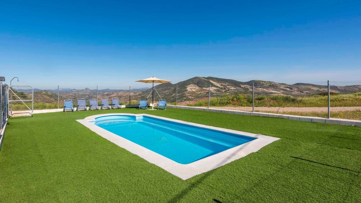 100 M² Casa ∙ 5 Habitaciones ∙ 12 Huéspedes - Setenil de las Bodegas