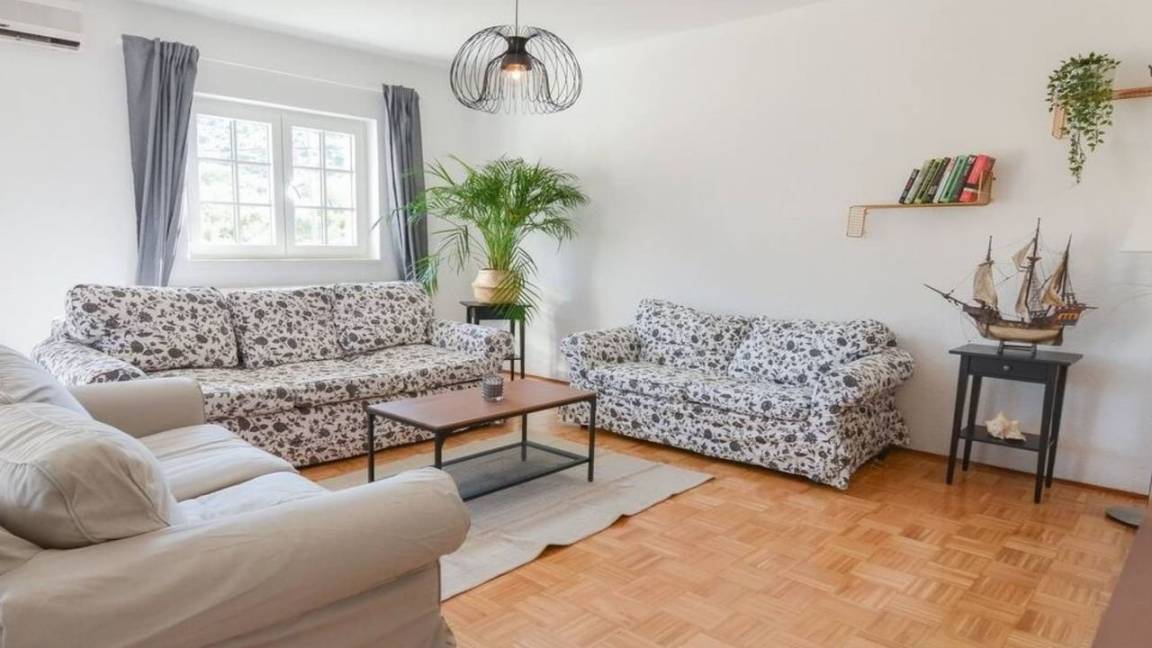 180 M² Apartament ∙ 4 Sypialnie ∙ 6 Gości - Pirovac