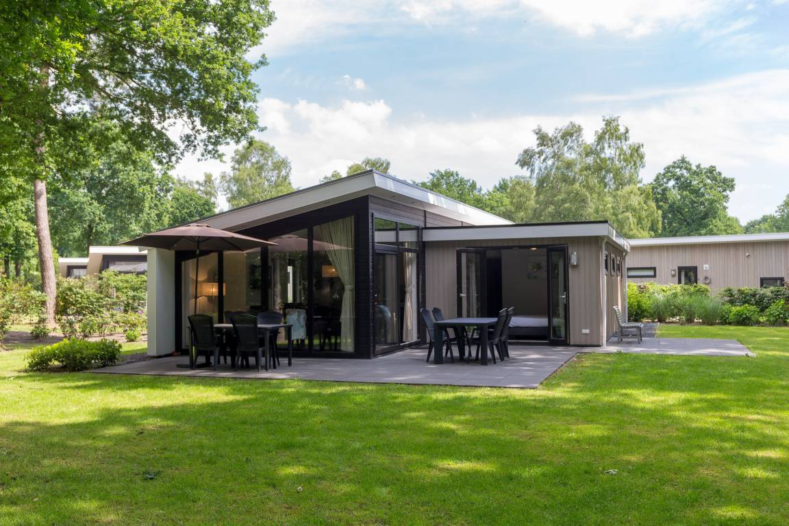 100 M² Bungalow ∙ 4 Slaapkamers ∙ 8 Gasten - Rhenen