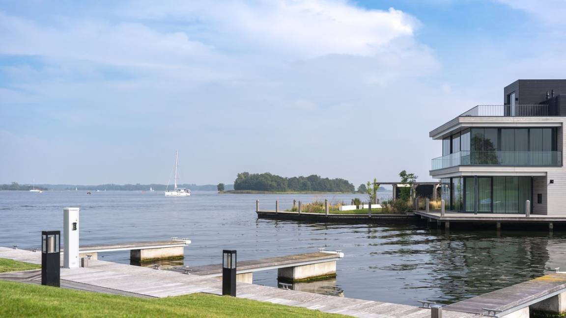 190 M² Apartment ∙ 4 Bedrooms ∙ 8 Guests - Zeeland