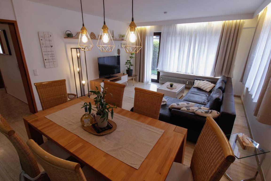 100 M² Ferienwohnung ∙ 3 Schlafzimmer ∙ 8 Gäste - Bad Liebenzell