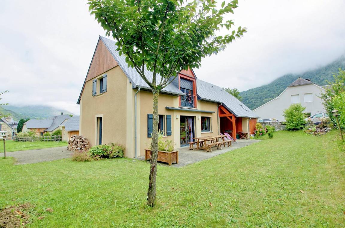 120 M² Gîte ∙ 3 Chambres ∙ 6 Personnes - Arrens-Marsous