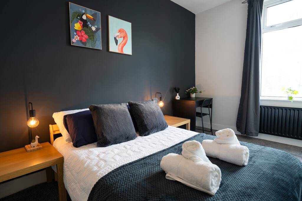 House ∙ 2 Bedrooms ∙ 6 Guests - Auckland Castle