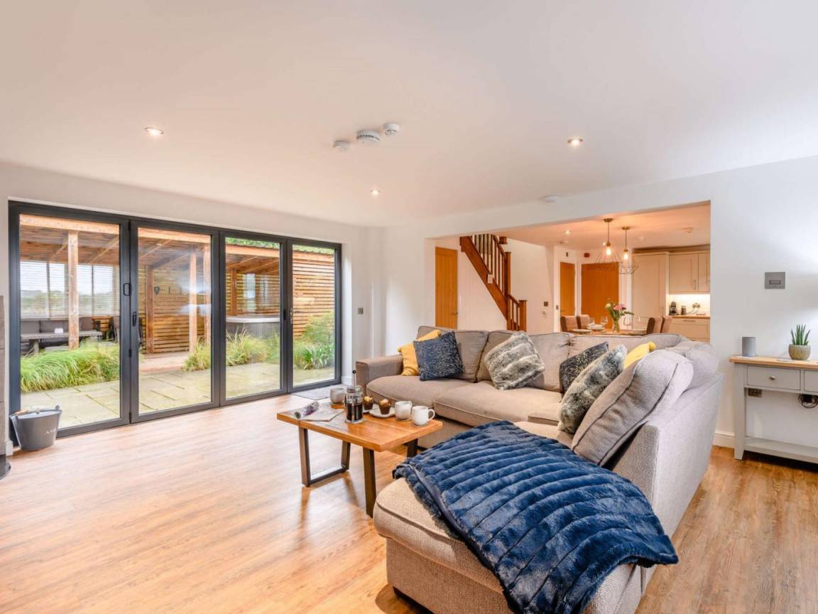 Cottage ∙ 2 Bedrooms ∙ 4 Guests - Weymouth, UK