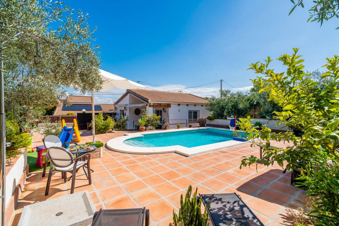 60 M² Casa Rural ∙ 2 Habitaciones ∙ 4 Huéspedes - Andalucía
