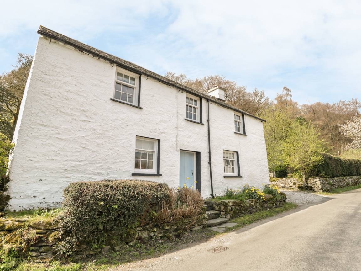 Cottage ∙ 4 Bedrooms ∙ 8 Guests - Newby Bridge